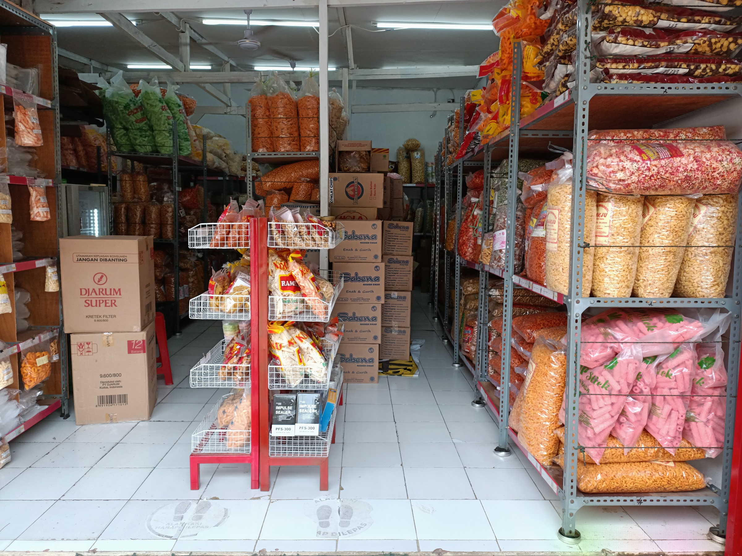 AGEN SNACK KILOAN JAKARTA TIMUR 081514213907